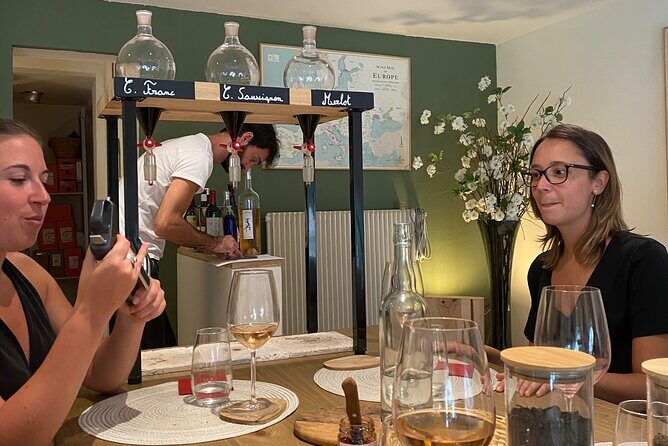 Make your own cuvée of Bordeaux wine - A detailed look at the Bordeaux wine blending experience