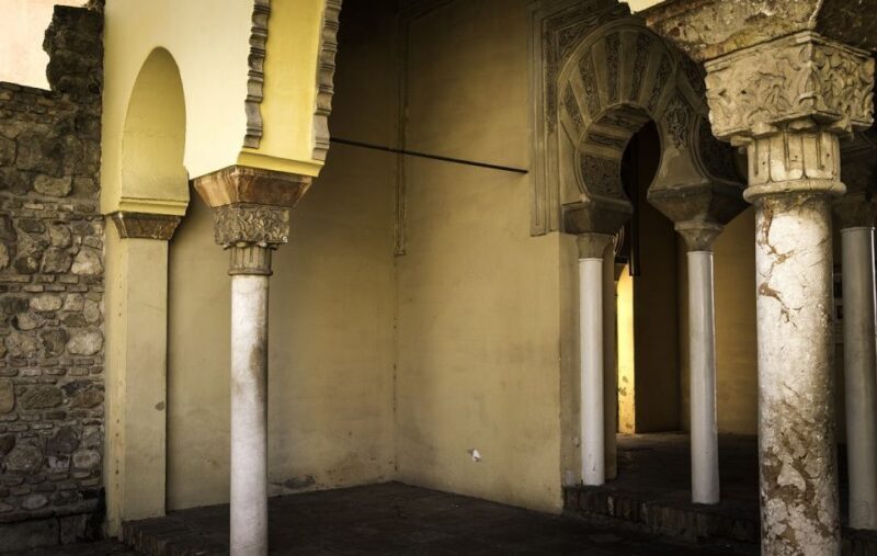 Málaga: 3-Hour Complete Walking Tour with Tickets - The Sum Up