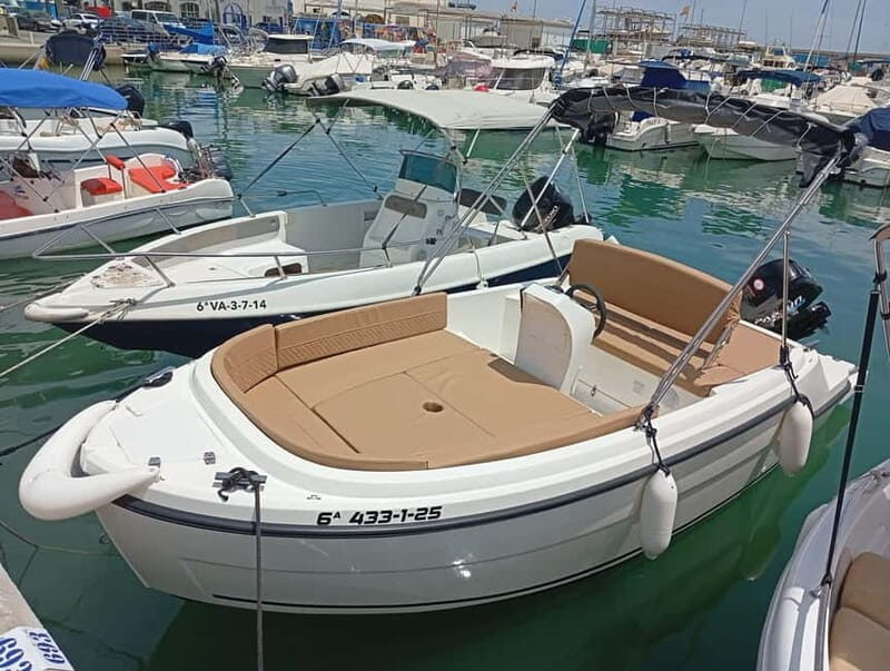 Malaga: 6-Seater Speedboat License-free Boat Rental - Frequently Asked Questions