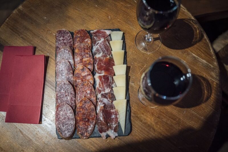 Malaga: Authentic Flamenco Show at El Gallo Ronco - Who Should Book This Experience?