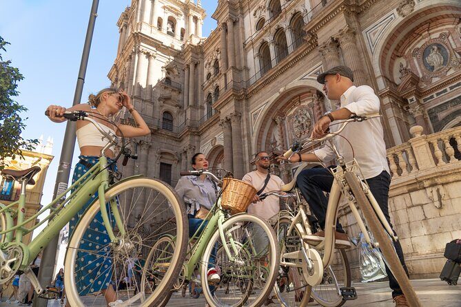 Málaga: City Highlights & Hidden Gems Guided Vintage Bike Tour - Key Points