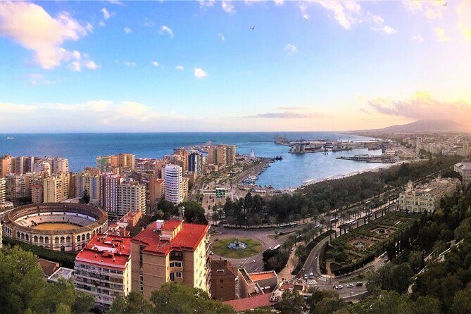 Malaga: E-Bike 3-Hour Sightseeing Tour - Group Size and Atmosphere