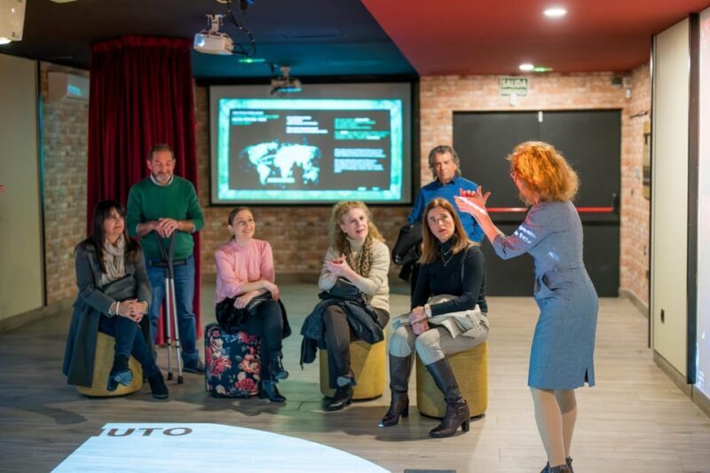 Málaga: Flamenco Course 4pm + 1-Hour Show, 3 Tapas and Drink - Discovering the Heart of Flamenco in Málaga: A Complete Review of the 4pm Flamenco Course + Show