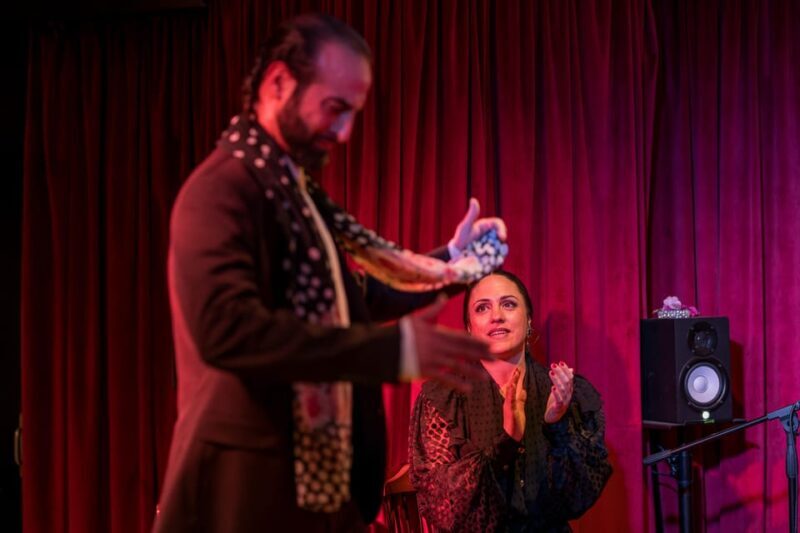 Málaga: Flamenco Course 4pm + 1-Hour Show, 3 Tapas and Drink - FAQ