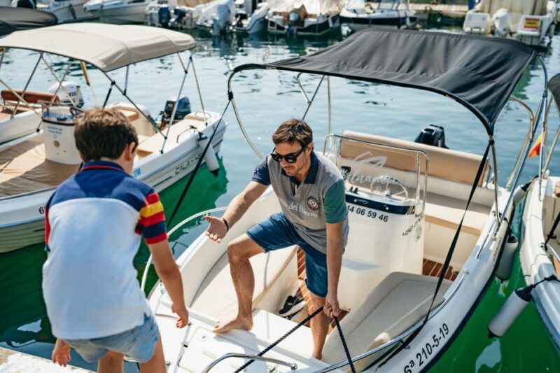 Malaga: License-free Boat Rental for Dolphin Watching - FAQ