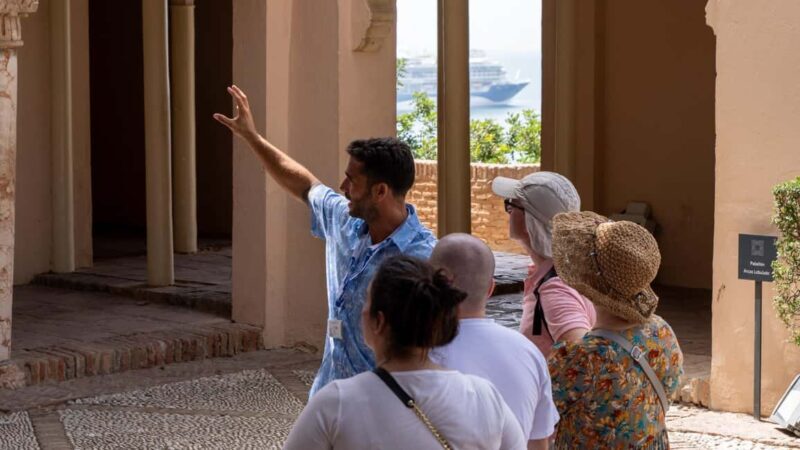 Málaga Private Walking Tour, Roman Theater, and Alcazaba with Tickets - Authentic Experiences from Reviews