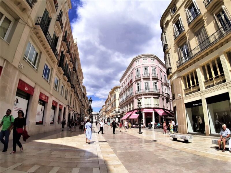 Malaga: Private walking tour - Local Flavor and Celebrity Sightings