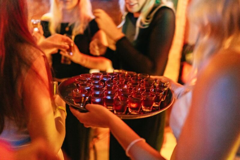 Malaga: Pubs and Clubs Crawl - The Sum Up