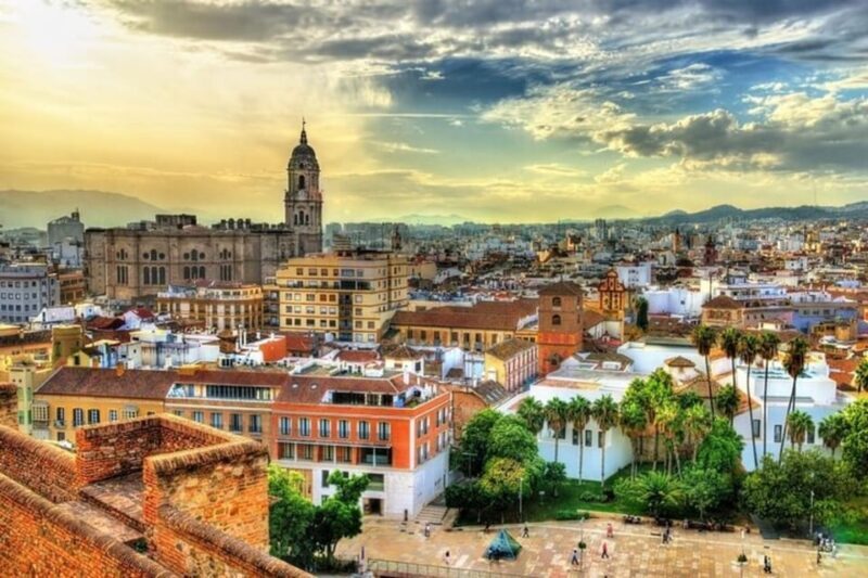 Malaga: Walking Tour of Must-See Attractions - Discovering Malaga’s Past and Present in a Short Time