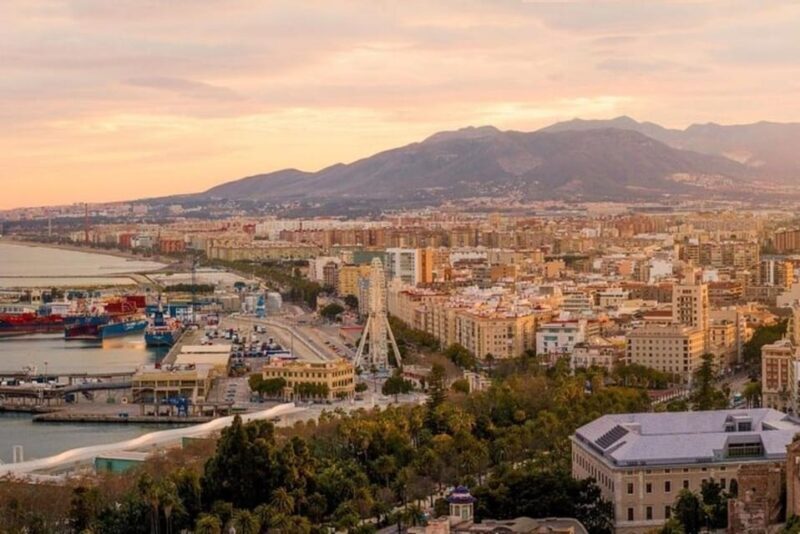 Malaga: Walking Tour of Must-See Attractions - What to Expect on the Tour
