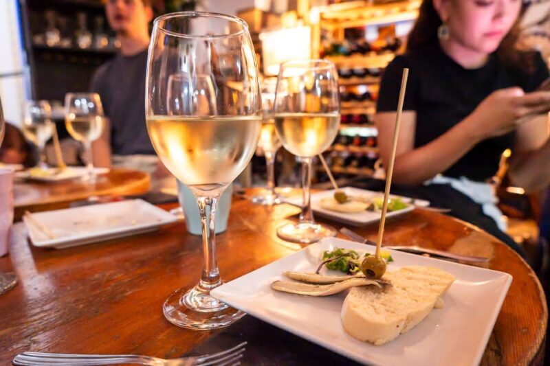 Malaga: Wine and Tapas Tour with Tastings and Drinks - Why This Tour Offers Great Value