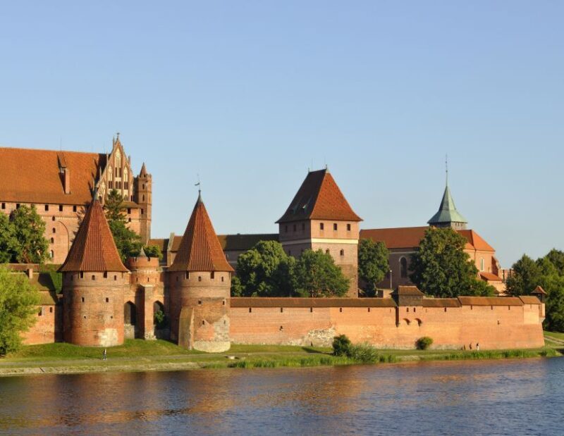 Malbork Castle Tour: 6-Hour Private Tour - Exploring Malbork Castle: An Architectural Marvel and Historical Treasure  