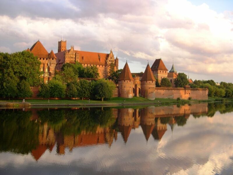 Malbork Castle Tour: 6-Hour Private Tour - The Experience from the Perspective of Past Travelers  