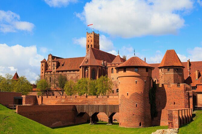 Malbork Castle Tour: 6-Hour Private Tour to The Largest Castle in The World - Key Points