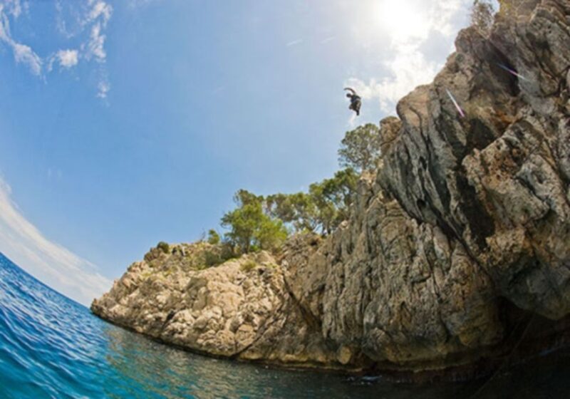 Mallorca: Cliff Jumping Adventure for Cruise Passengers - An In-Depth Look at the Mallorca Cliff Jumping Tour