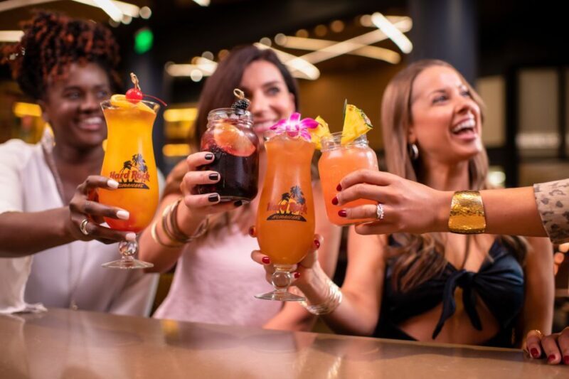 Mallorca: Hard Rock Cafe Entrance with Lunch or Dinner - Service and Experience Quality