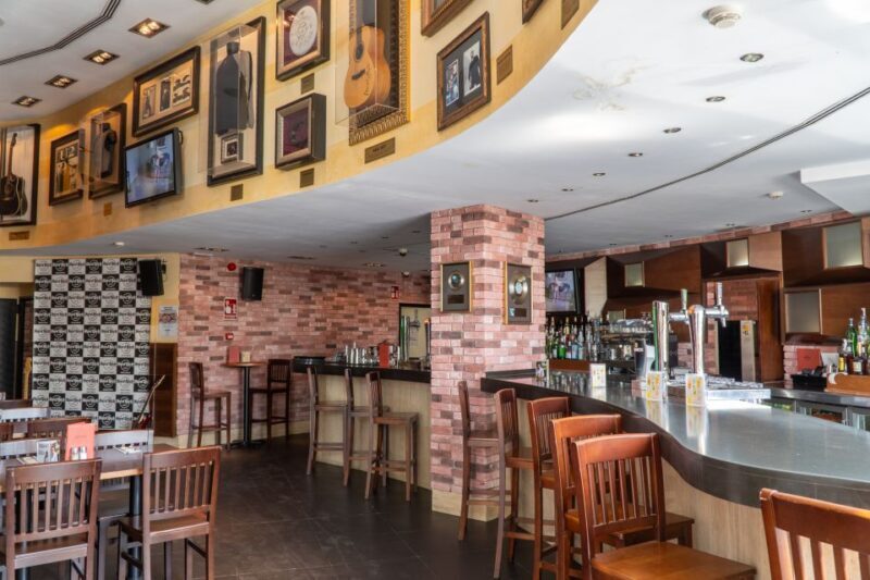 Mallorca: Hard Rock Cafe Entrance with Lunch or Dinner - FAQs