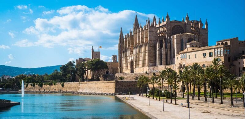 Mallorca: Private Tour with Ensaïmada & Fast Cathedral Entry - Practical Details & What to Expect