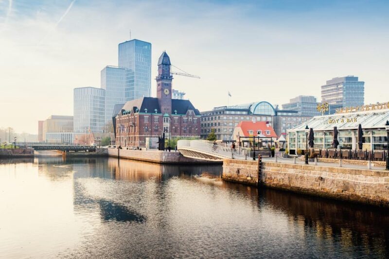 Malmö: Sightseeing and Landmarks tour by bike - Introduction to Malmö’s Bike Tour