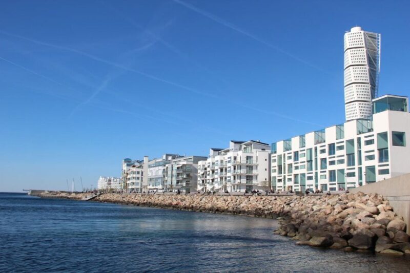Malmö: Sightseeing and Landmarks tour by bike - The Ride and the Landmarks