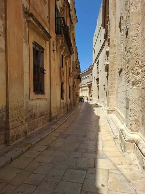 Malta: 5 hr Vintage Bus Tour - Mdina & Blue Grotto inc. food - FAQ