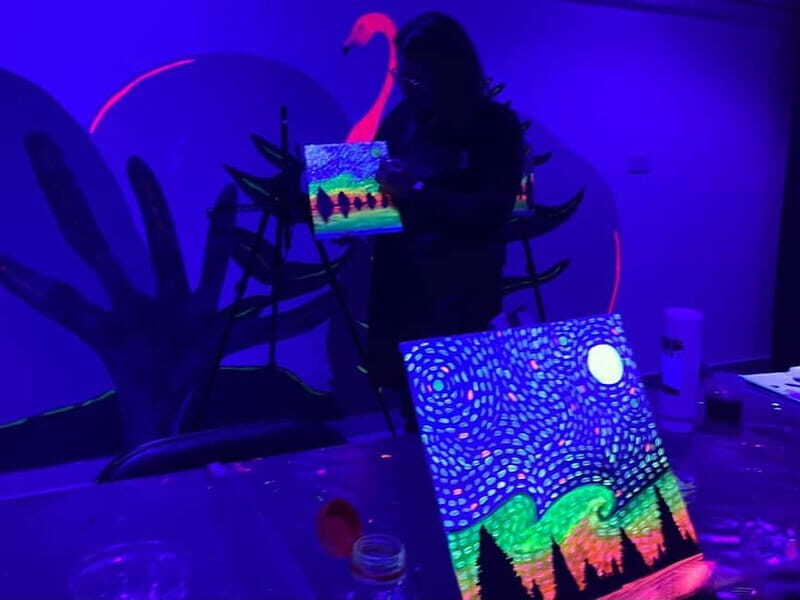 Malta: Glow-in-the-Dark Drink & Paint Experience - A Creative Night in a Dynamic Setting