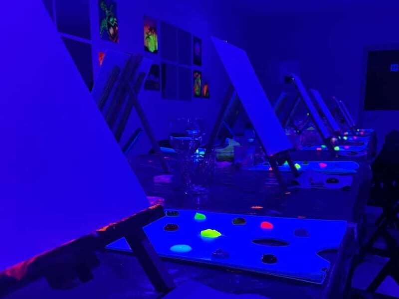 Malta: Glow-in-the-Dark Drink & Paint Experience - Unlimited Drinks and Snacks