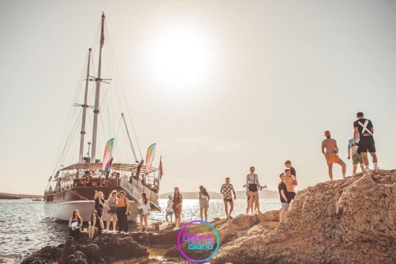 Malta: Sailboat Party with an Open Bar, Snack, and Swimming - Who Would Love This Tour?