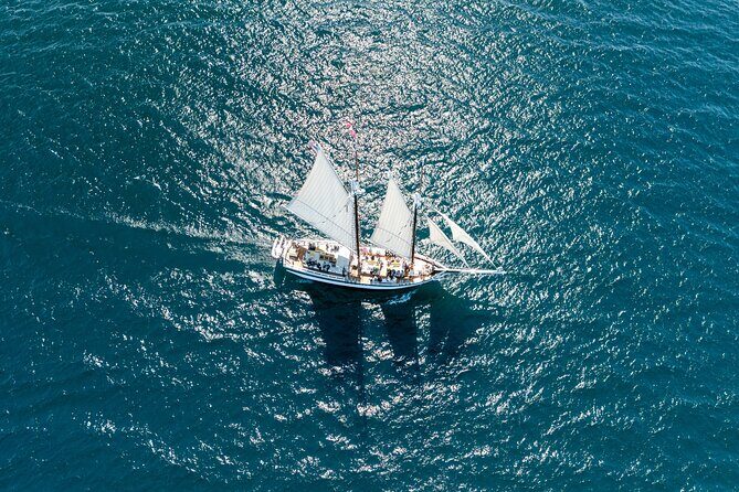 Manitou Fall Flavor Afternoon Sail Experience - Setting the Scene: An Authentic 2-Hour Sailing Adventure