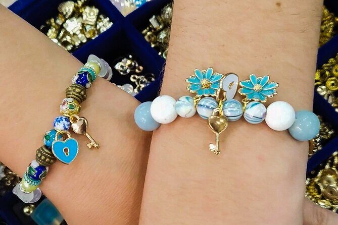 Manufacturing of Customizable Bracelets in Paris - Manufacturing of Customizable Bracelets in Paris: A Charming Creative Experience
