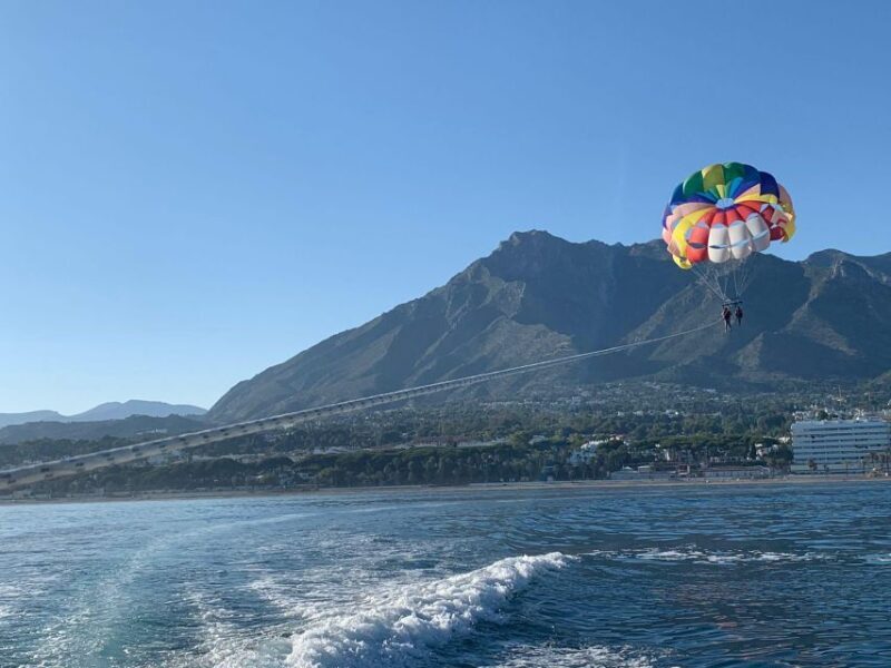 Marbella from the heights: Parasailing - Practical Details and Tips
