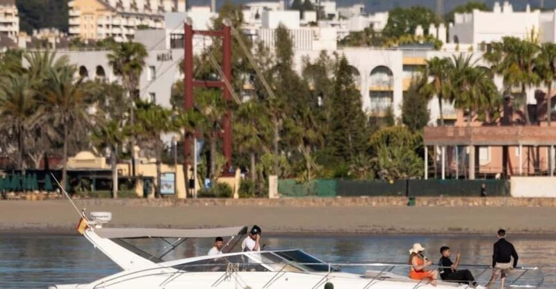 Marbella: Puerto Banús 2-hour luxury catamaran - Key Points