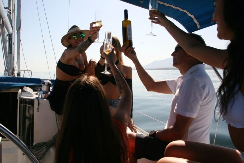 Marbella: Puerto Banús Private Sailing Cruise with Drinks - FAQ