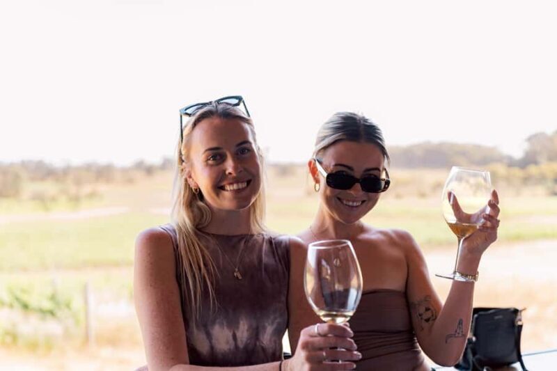 Margaret River: Boutique Wine Tour w. Blind Tasting + Lunch - A Deep Dive into the Experience