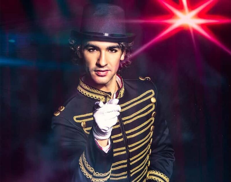 Marseille : Cabaret-Théâtre L'étoile bleue - Who Will Love This Experience?