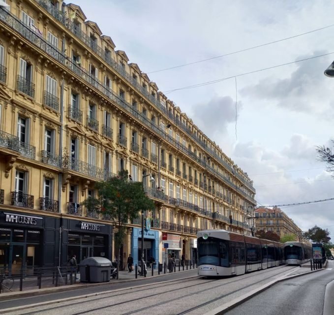 Marseille: Le Panier District 2-hour Guided Walking Tour - What Makes the Streets of Le Panier Special?