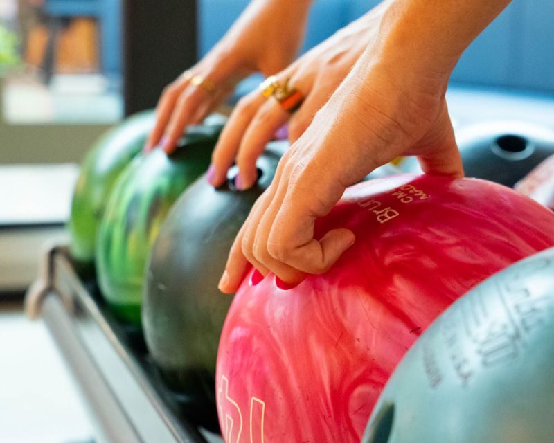 Maspalomas: Bowling Session Entry Ticket at Holiday World - FAQ
