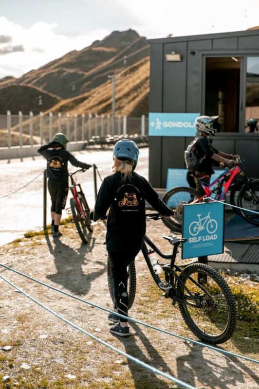 Master the bike park: Guided coaching + uplift included - Key Points