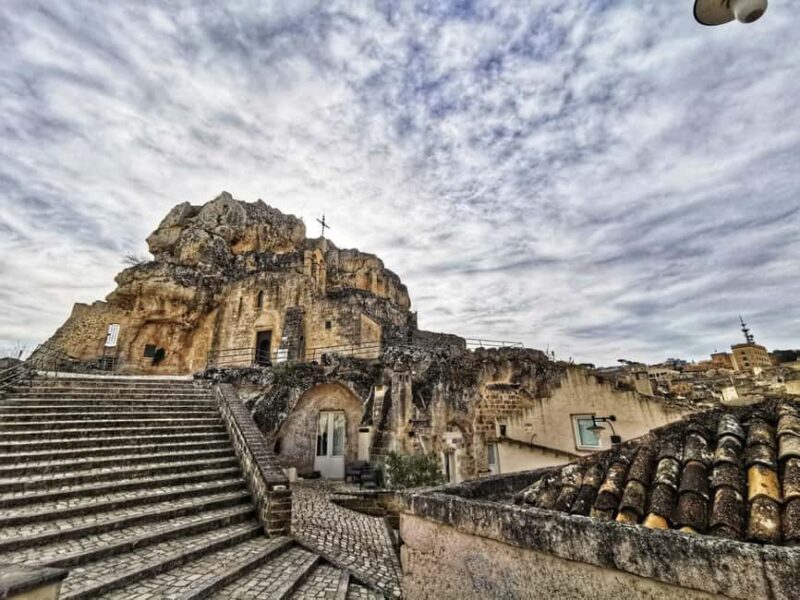 Matera: Walking tour with entries in Cave House and Church - Key Points