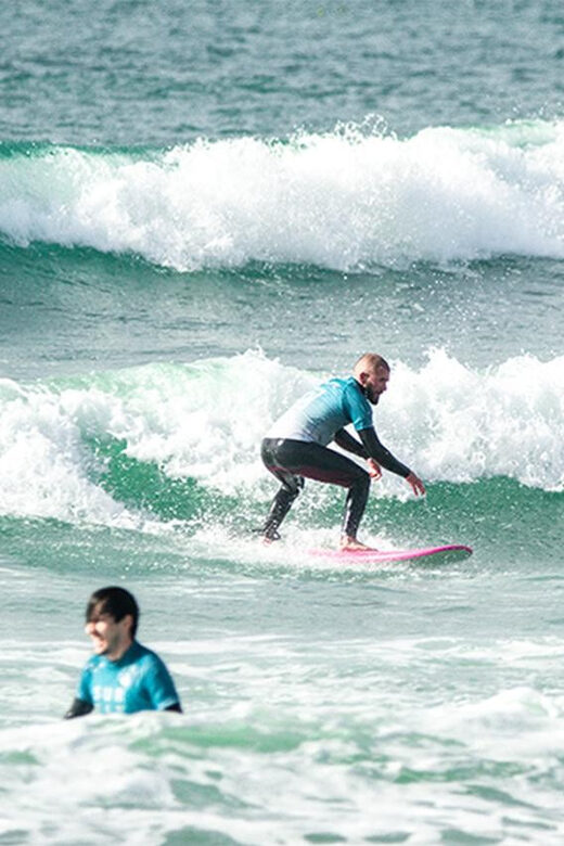 Matosinhos: Best surf Lesson with all equipment - Key Points