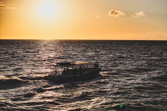 Mauna Kea Signature Sunset Coastline Cruise - Key Points  