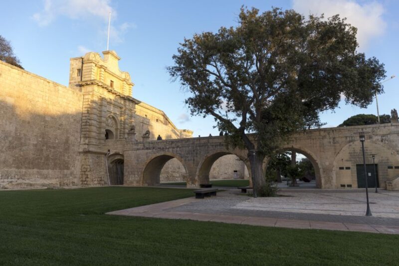 Mdina and Rabat Private Walking Tour with local pastizzi - Exploring the Heart of Malta: Mdina and Rabat