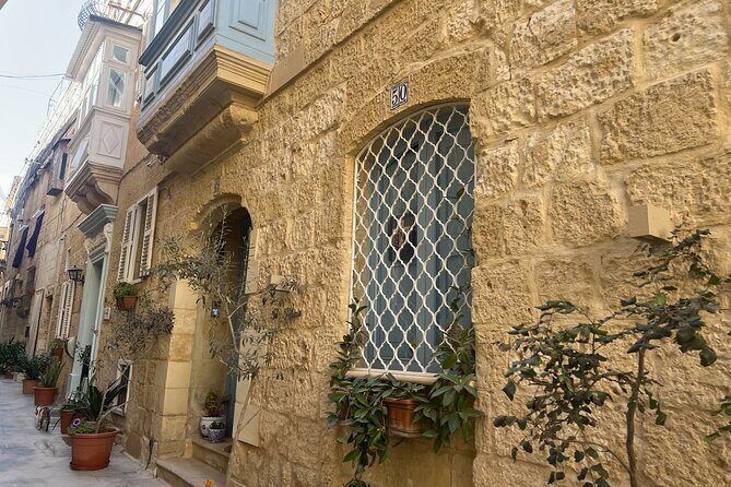 Mdina and Rabat Walking Tour inc. Catacombs and St. Paul's Grotto - The Majestic Streets of Mdina: A City Frozen in Time