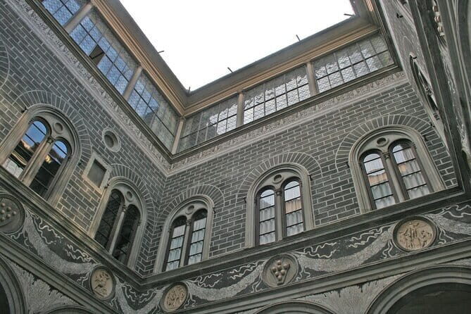 Medici Tour in Florence - Guides and Group Size