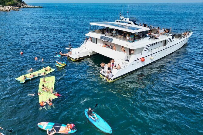 Mega Yacht Limousine of the Sea 1: Puerto Vallarta - Who Is This Tour Best For?