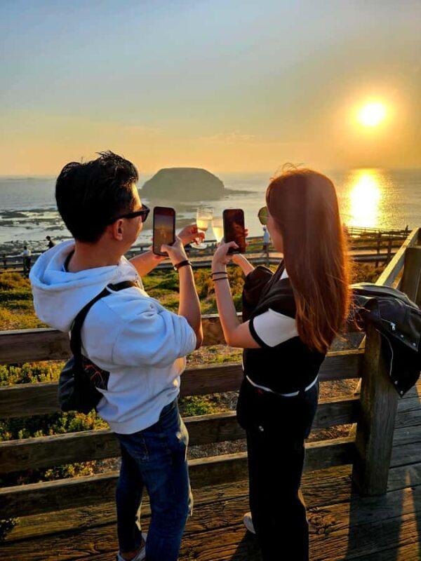 Melbourne: Boutique Phillip Island Wine, Dine & Penguin Tour - Why You’ll Love the Melbourne: Boutique Phillip Island Tour