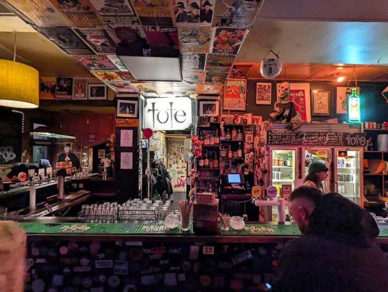 Melbourne Music Venue Pub Crawl with History + 2 Free Drinks - Key Points