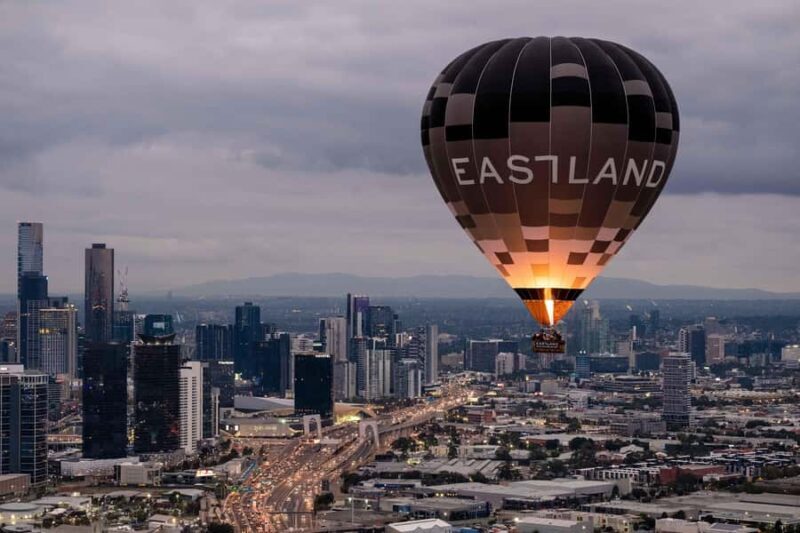 Melbourne: Sunrise Hot Air Balloon Experience with Breakfast - Key Points