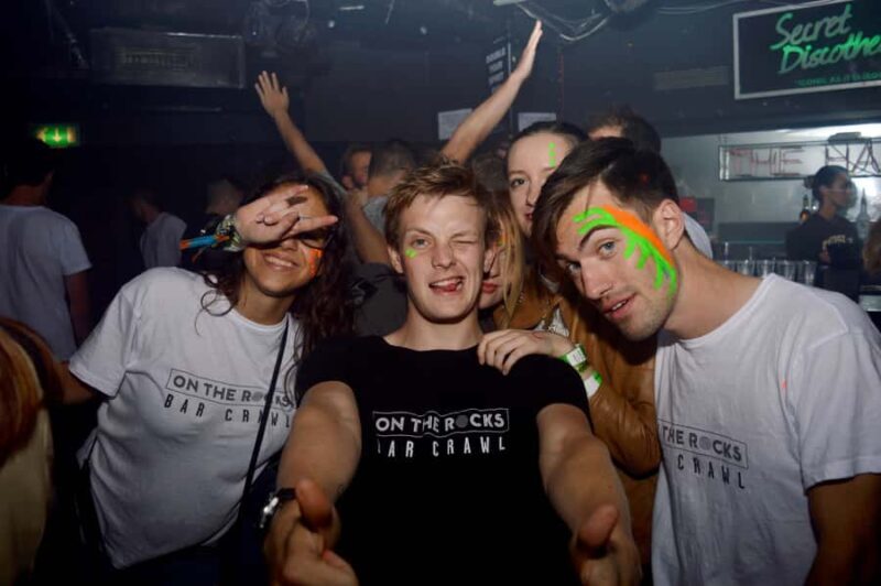 Melbourne: Weekly Bar Crawl: 5 Free shots, Club Entry - The Sum Up