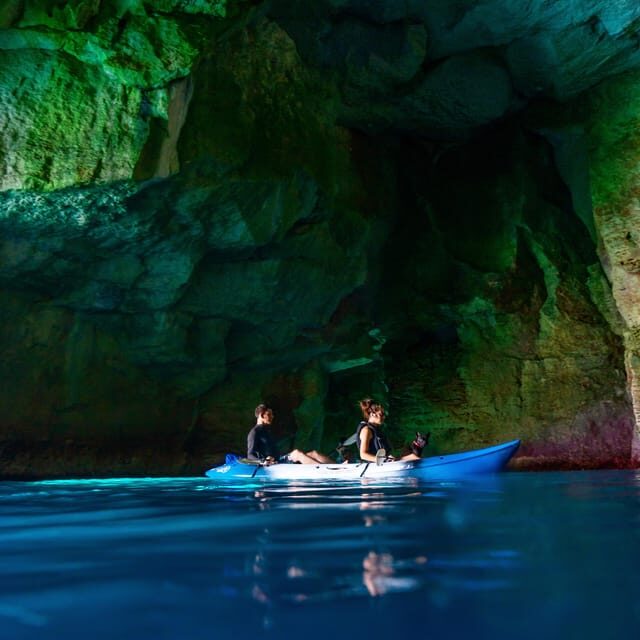 MENORCA: Kayak cave route + photo session. - Key Points